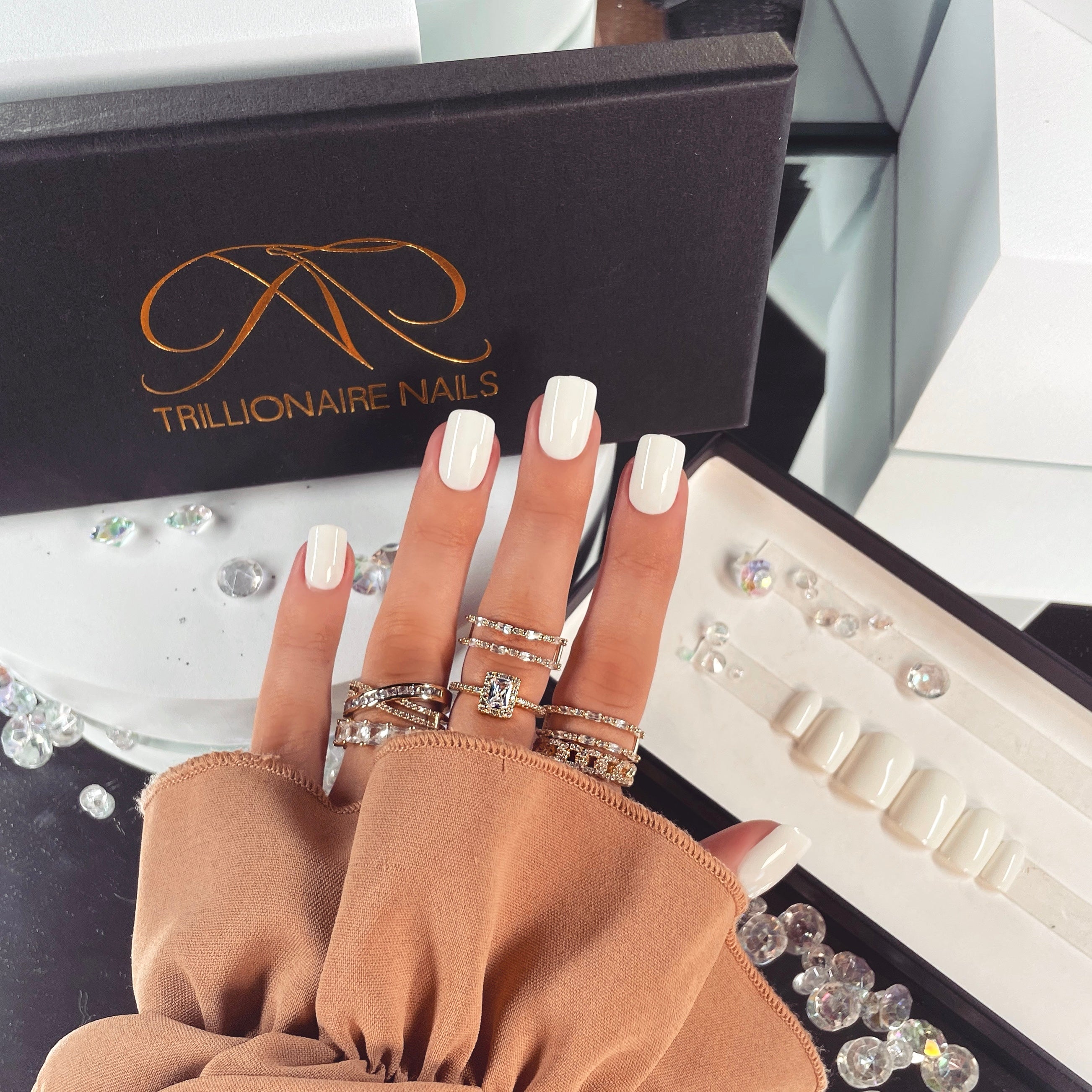 Santorini Nail Medium | Trillionairenails - Luxuriöse Fingernägel zum ...